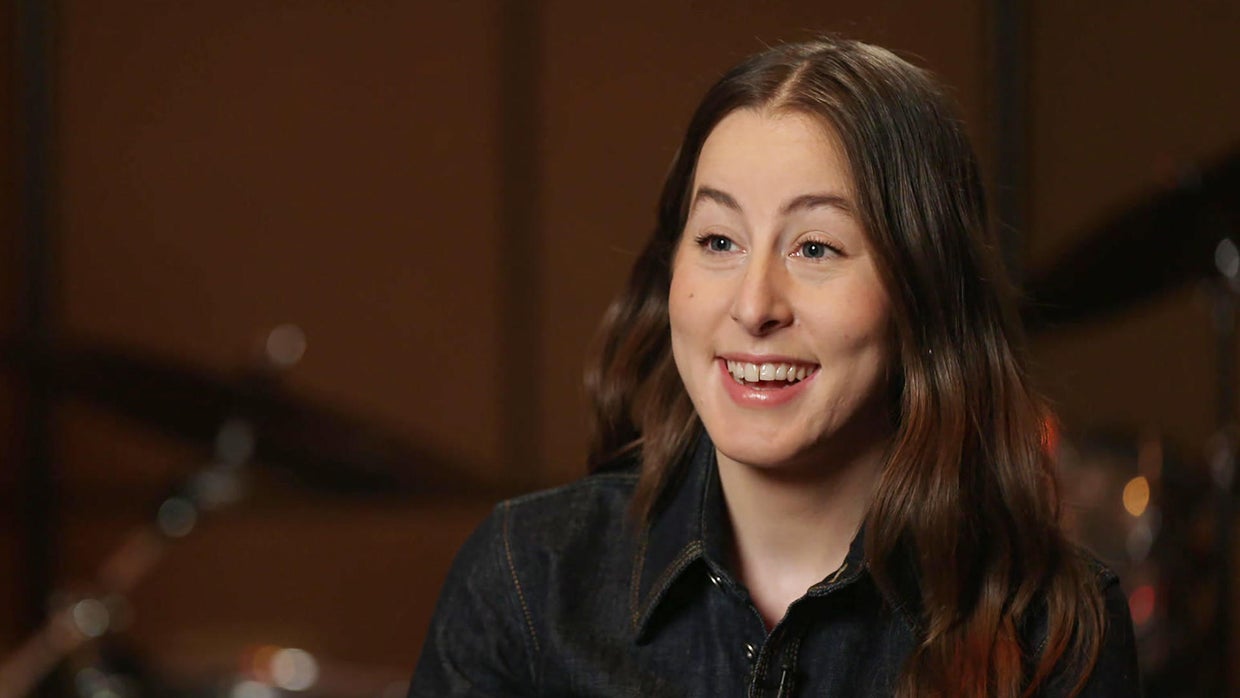Musician, actress (and now star) Alana Haim on "Licorice Pizza" and ...