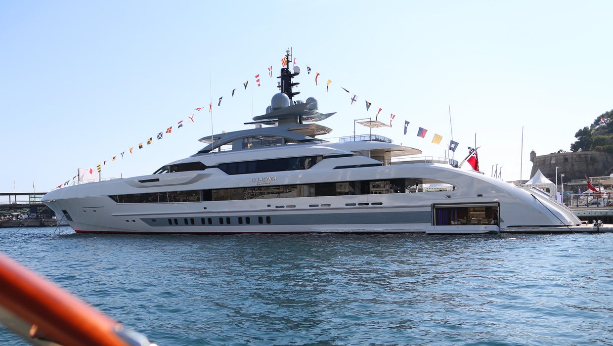 Russian oligarchs moving yachts as U.S. tracks down assets - CBS News