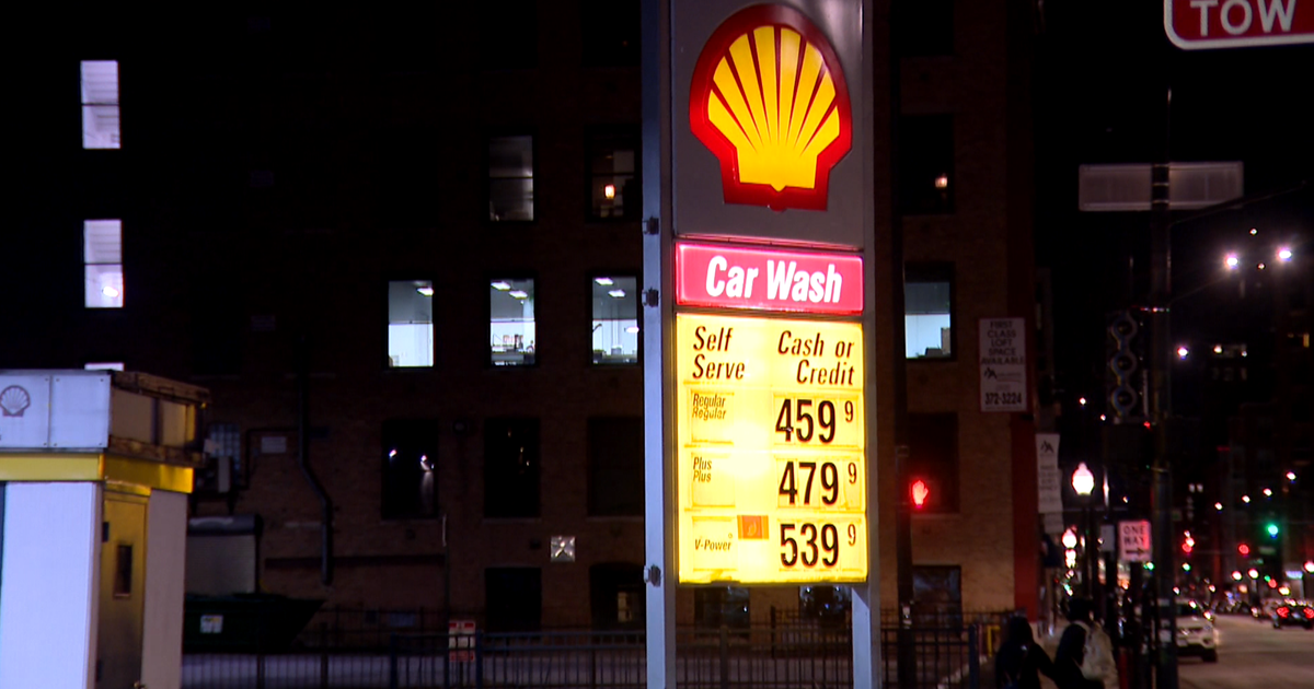 Gas prices top $4.50 in Chicago amid global turmoil - CBS Chicago
