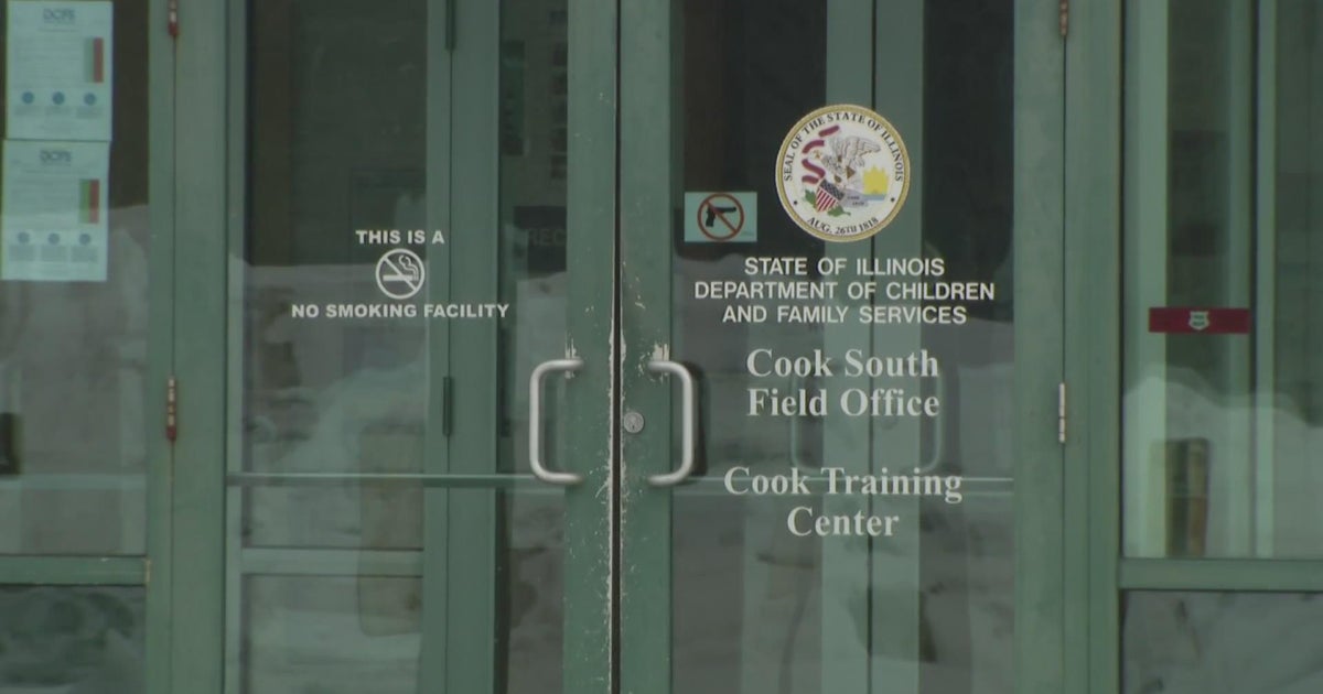DCFS continues to deal with staff shortage as cases spike - CBS Chicago